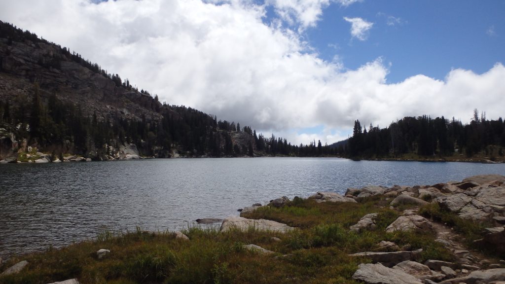 Becker Lake- Beartooth Mountains | MTHikes.com