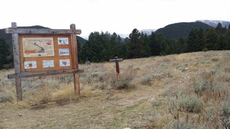 Hiking Trails in the Beartooth Mountains | MTHikes.com